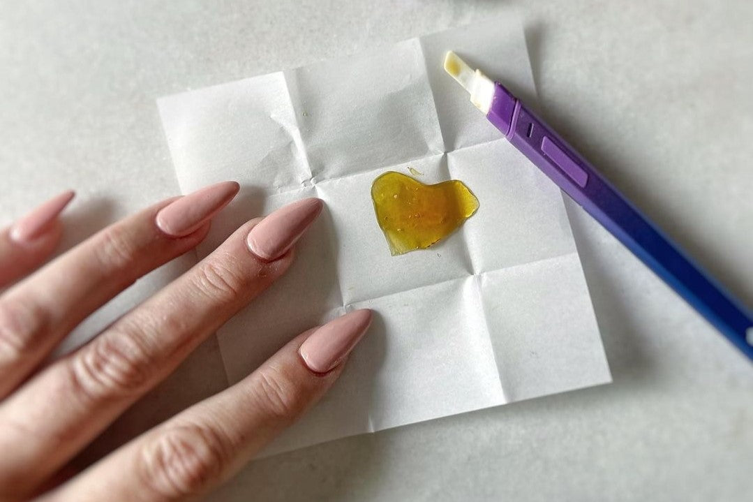 What are Dabs? A Guide to Wax, Concentrates, Shatter & More!